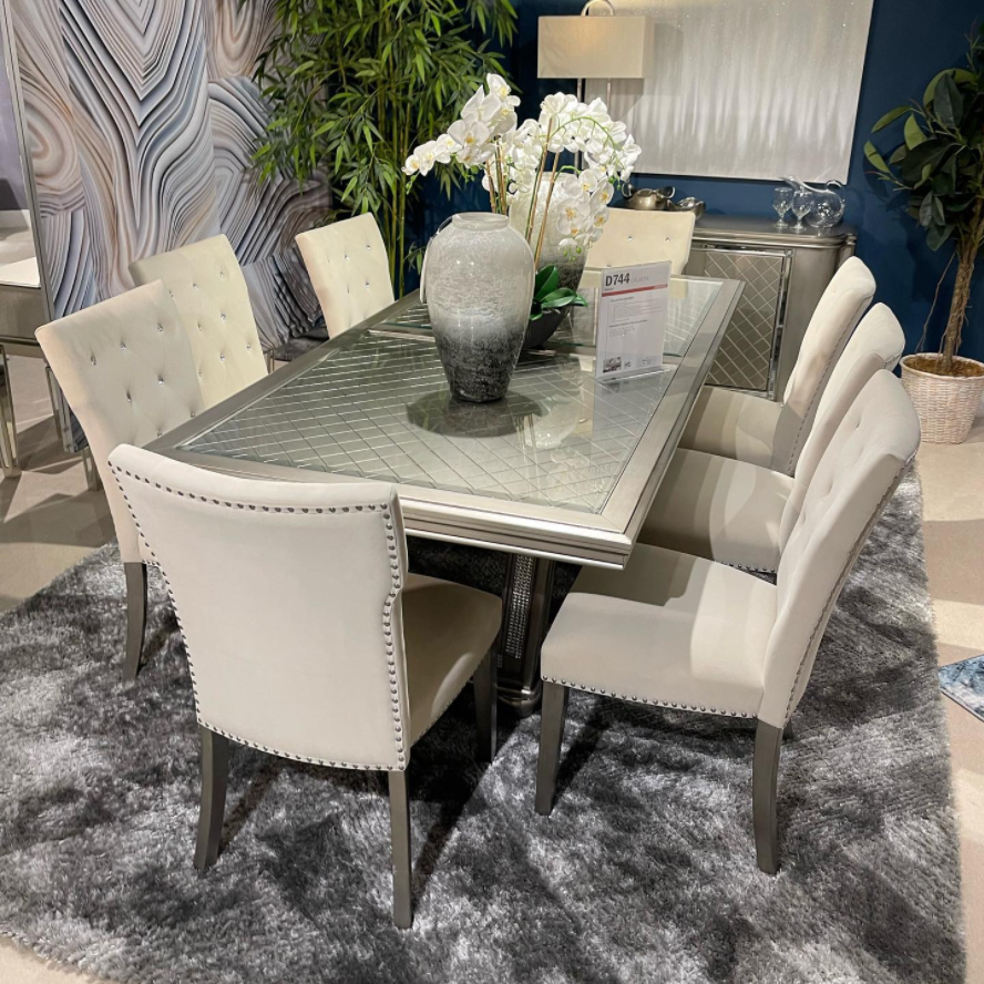 D744 Table and 6 Chairs – Paramus Liquidators